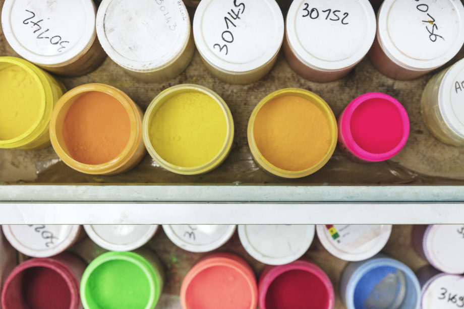 THE PROCESS OF MAKING OIL PAINT | Colart